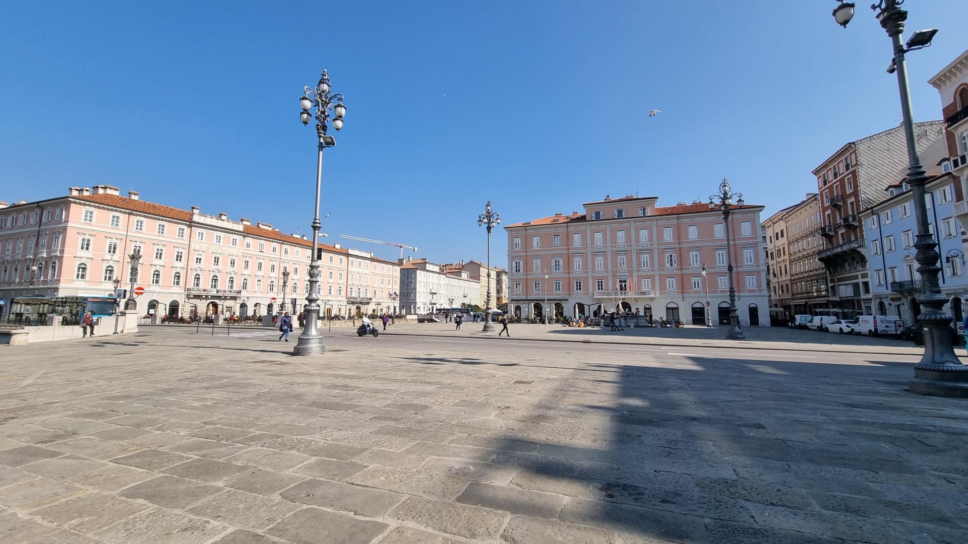 Piazza Ponterosso and the Maria Theresa Thaler | City Smart